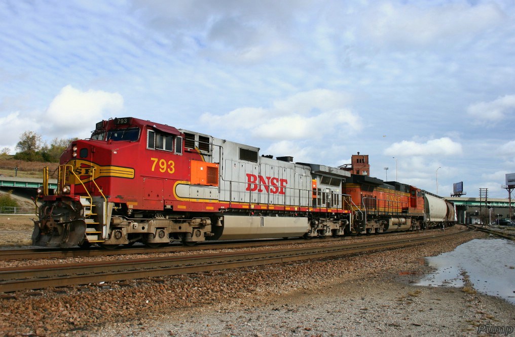 Southbound BNSF Mixed Freight Train